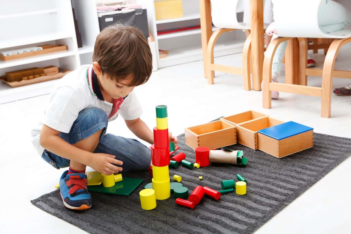 30 Best Minute to Win It Games for Preschoolers (Easy & Fun)