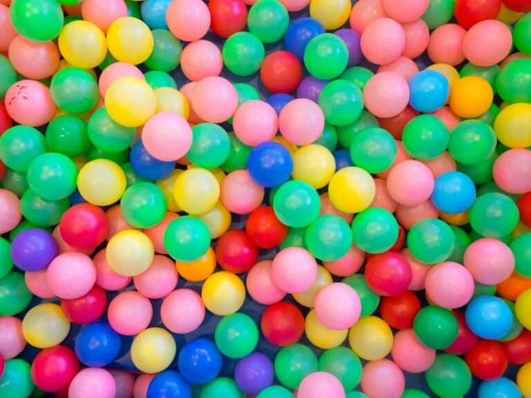 How to Throw a Candyland Theme Party (Food & Decor)